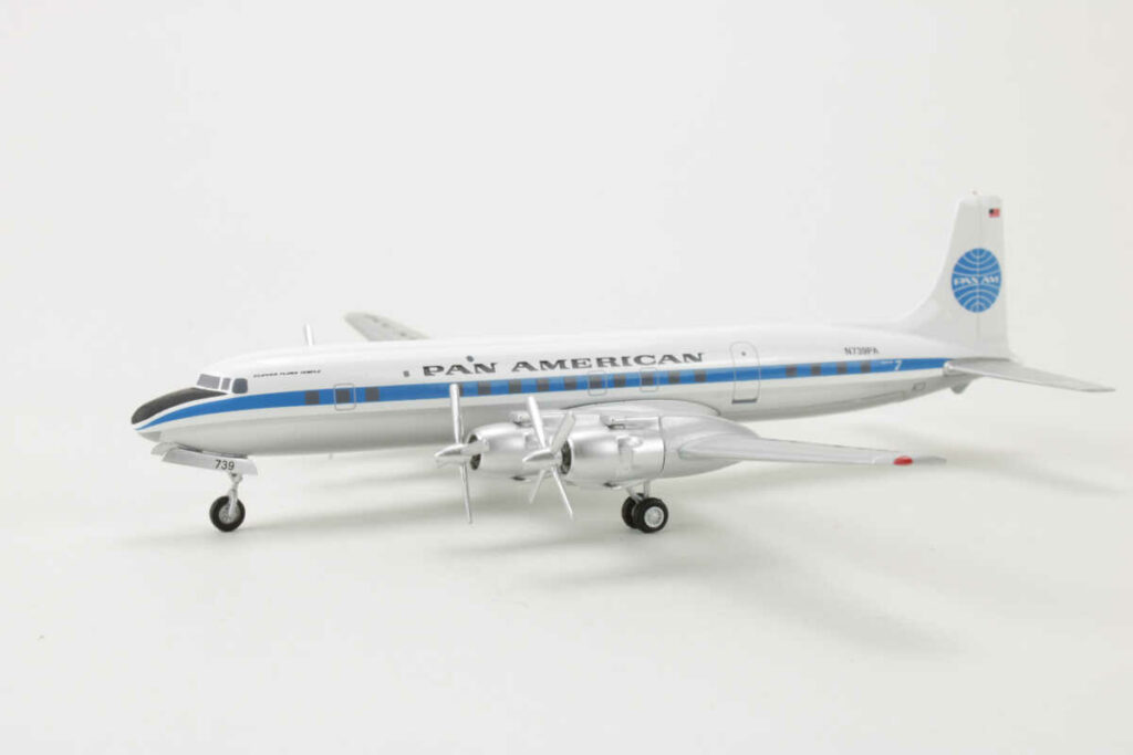 Douglas DC-7C Pan American N739PA Hobbymaster HL7009 1:200 - MW-Moba