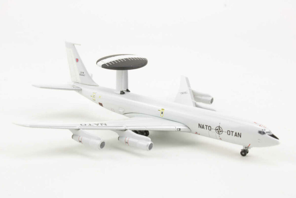 Boeing E-3A Sentry NATO Awacs LX-N90447 Dragon Wings 55654 1:400 - MW-Moba
