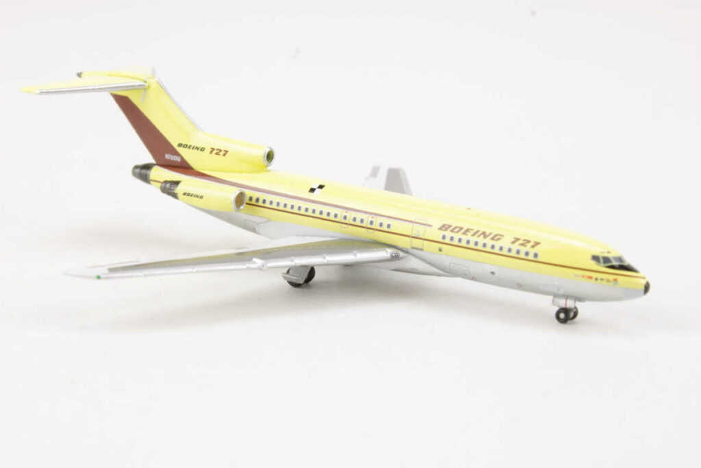 Boeing 727 Boeing 1960's House Colors N7001U Inflight500 IF5721006 1: ...