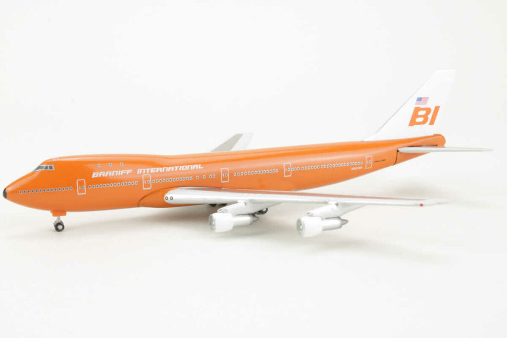 Boeing 747-100 Braniff International "Big Orange" N601BN StarJets ...