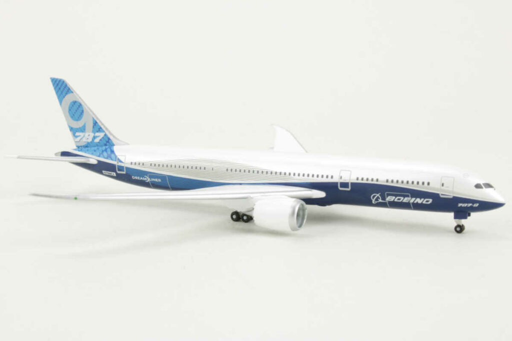 Boeing 787-9 "Roll-out livery" N789EX Herpa 526173 1:500 - MW-Moba