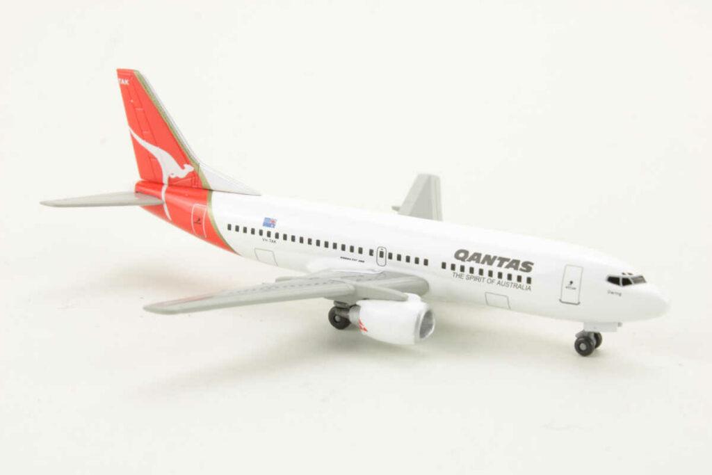 Boeing 737-376 Qantas VH-TAK Dragon Wings 55097 1:400 - MW-Moba