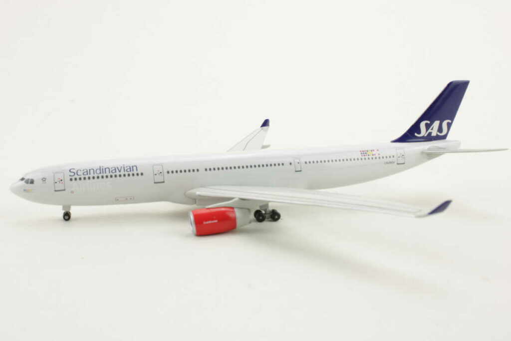 Airbus A330-300 SAS Scandinavian LN-RKH Dragon Wings 55651 1:400 - MW-Moba