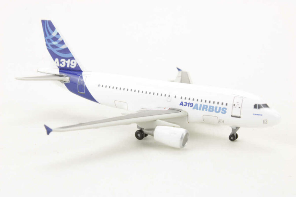 Airbus A319 Airbus House Colors Dragon Wings 55793 1:400 - MW-Moba